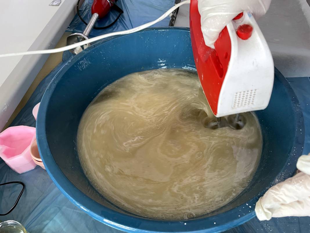 Atık yağları sabuna dönüştürüyorlar